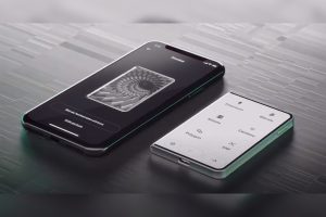 World's 1st Curved Ledger Stax E Ink Touchscreen | ICT-Mirror